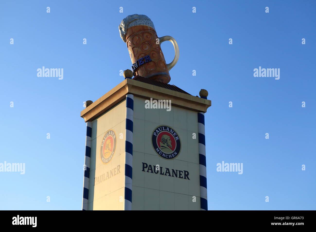 Paulaner logo hi-res stock photography and images - Alamy