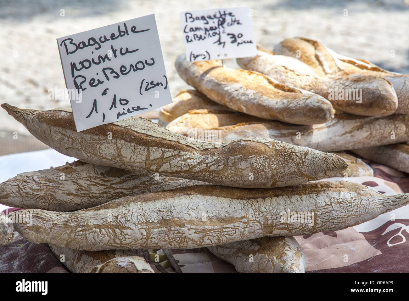 Baguette hi-res stock photography and images - Alamy