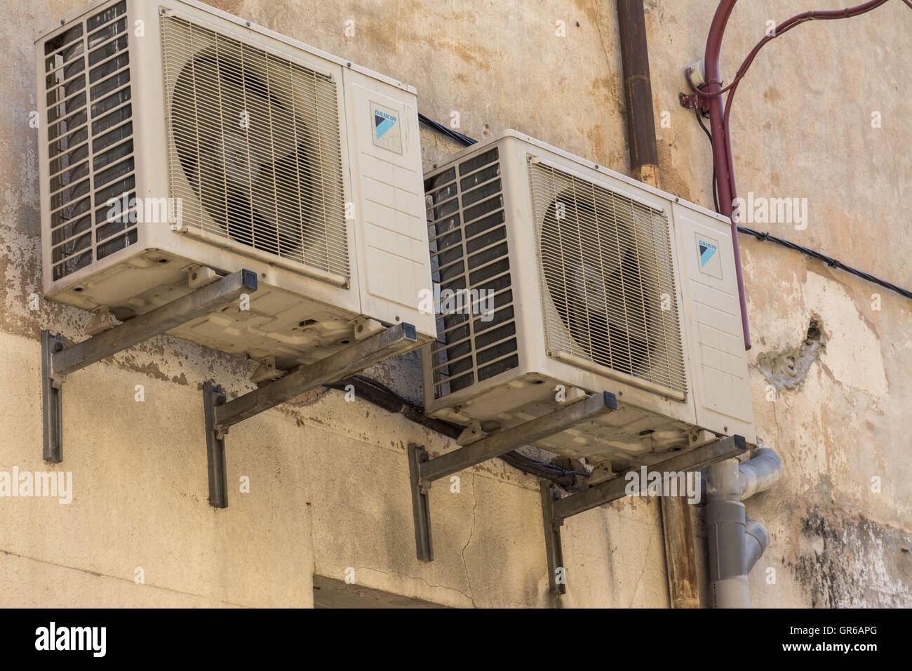 Air conditioning hi-res stock photography and images - Alamy