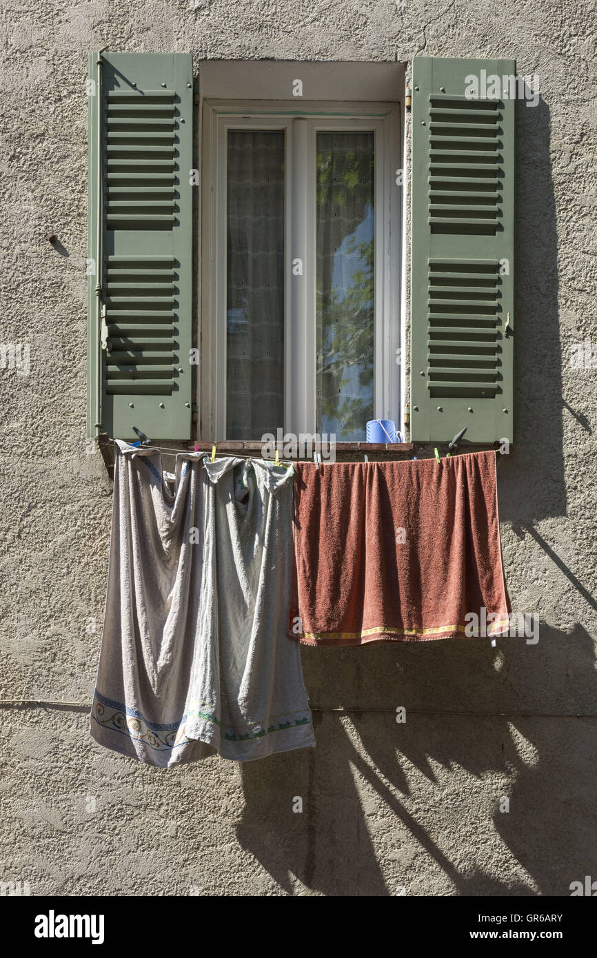 Drying costs hi-res stock photography and images - Alamy