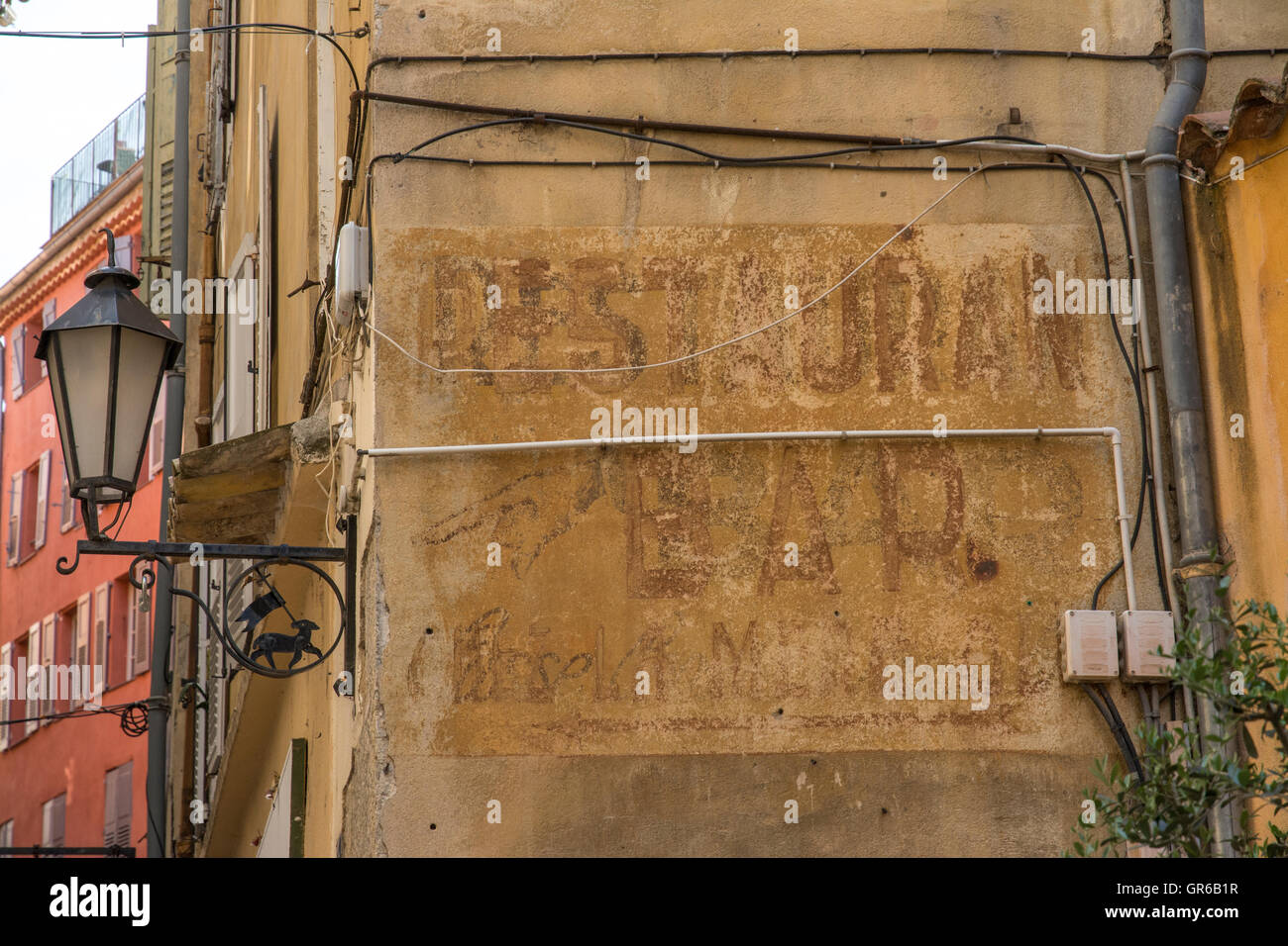 Grass font hi-res stock photography and images - Alamy