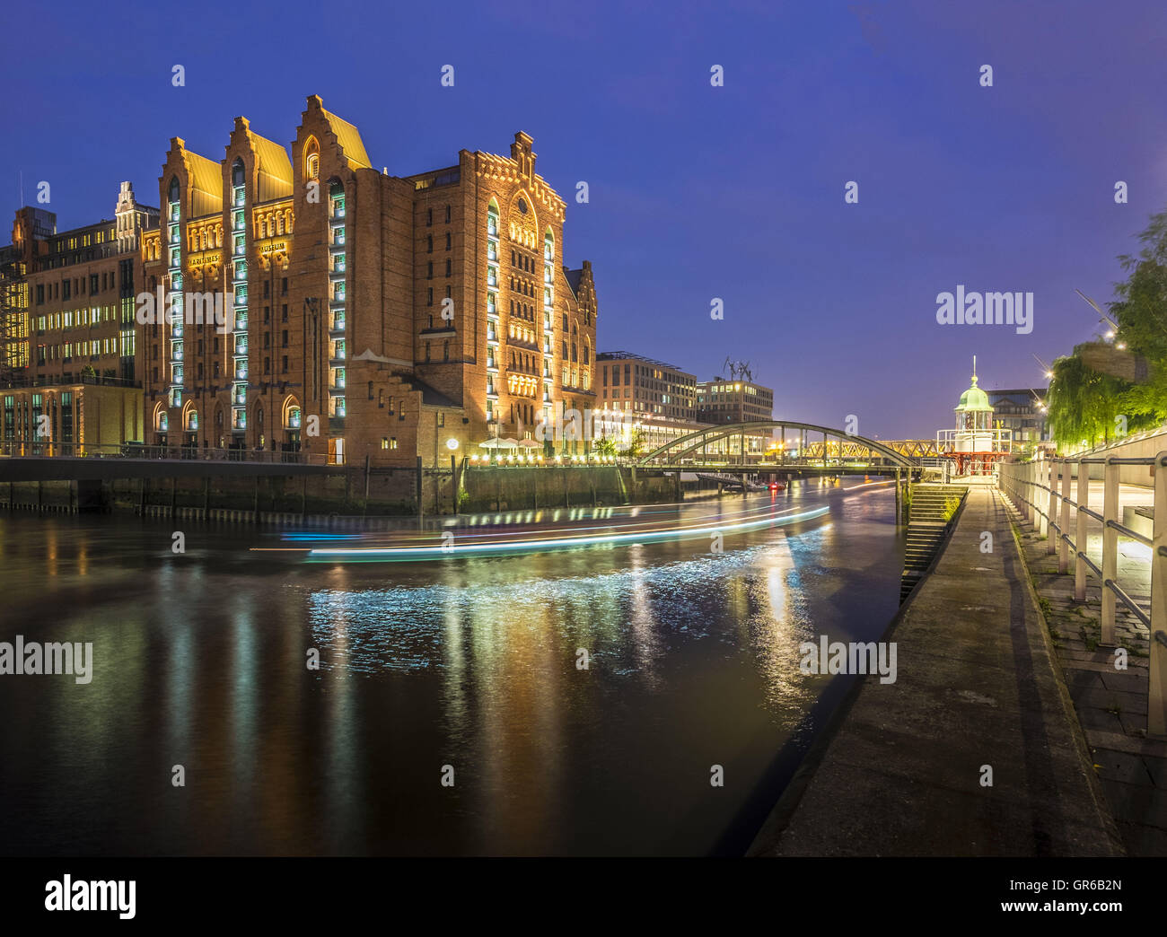 Harborcity hi-res stock photography and images - Alamy