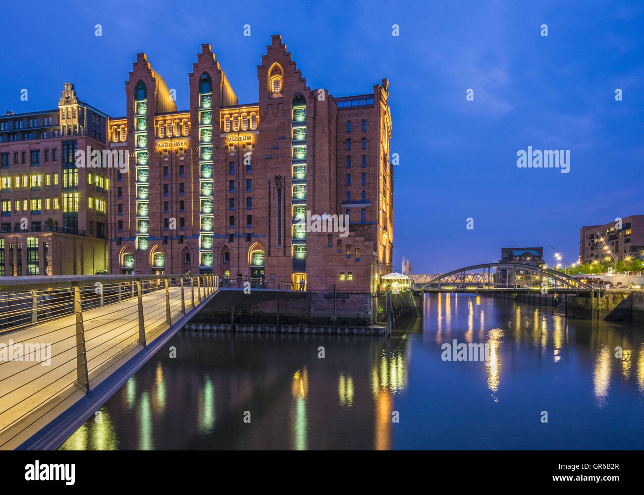 Harborcity hi-res stock photography and images - Alamy
