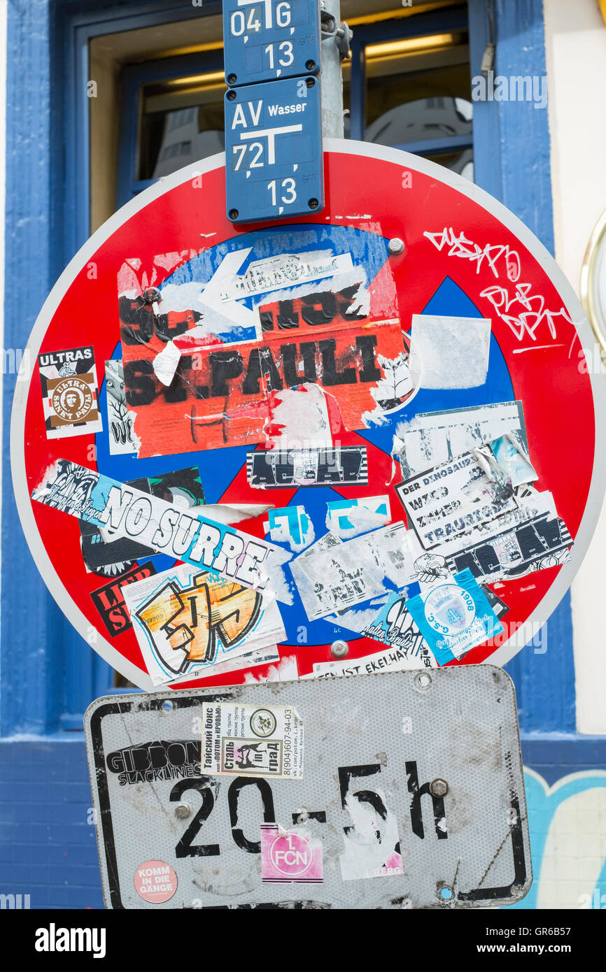 Traffic shield hi-res stock photography and images - Alamy