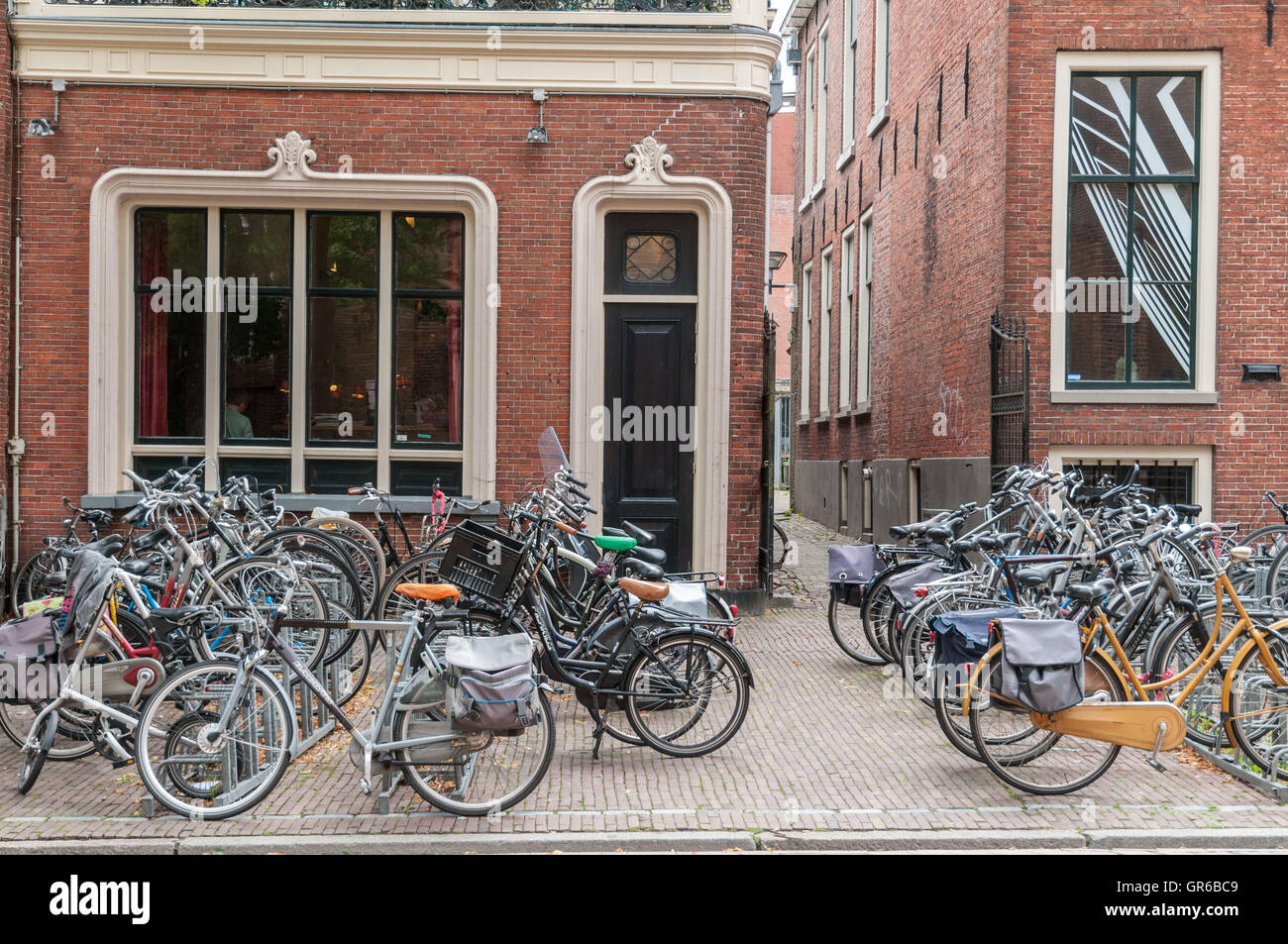 Bikes students hi-res stock photography and images - Alamy