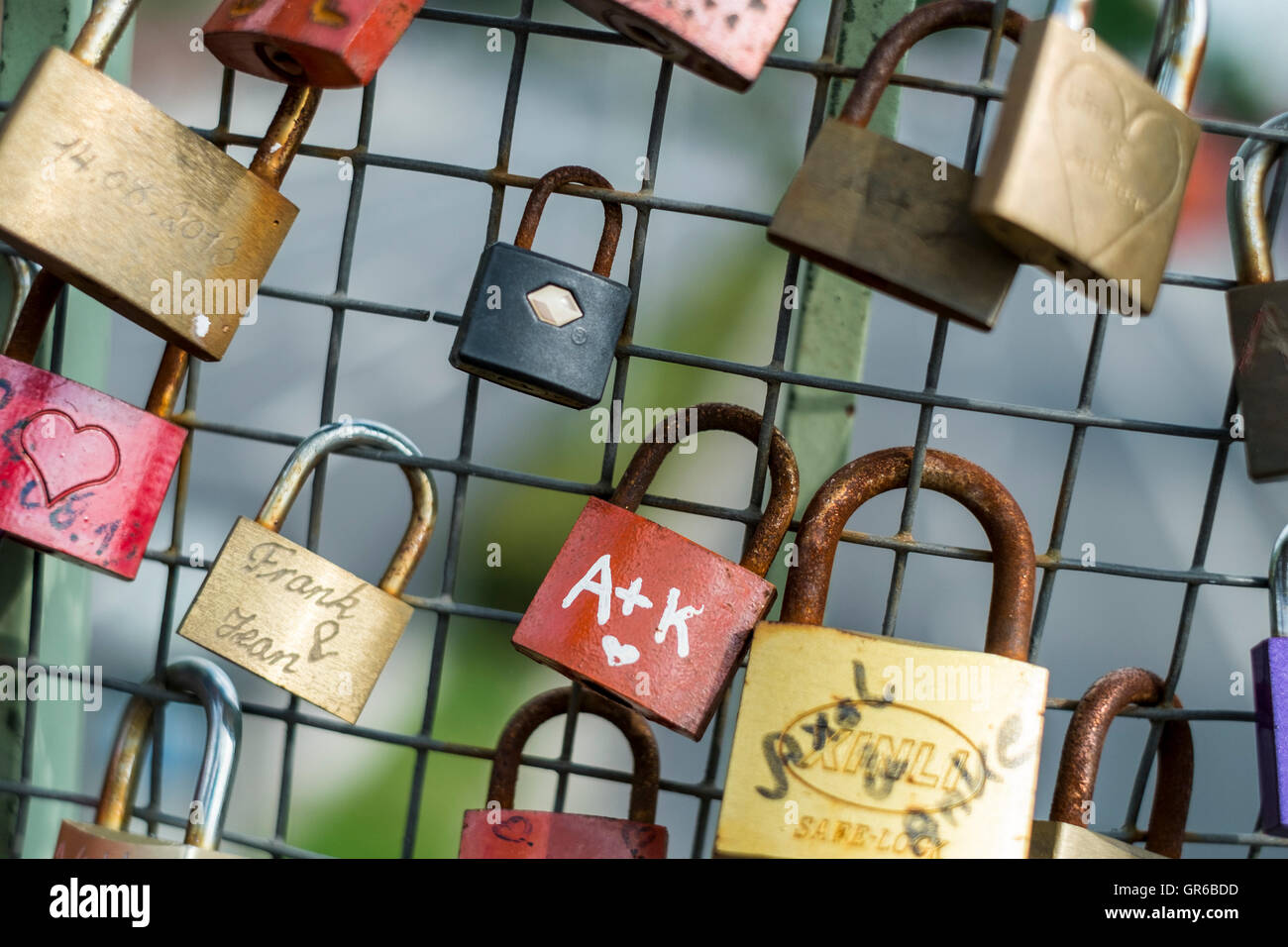 Love connections hi-res stock photography and images - Alamy