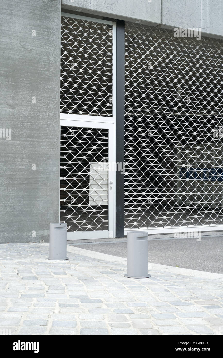 Structures entrance hi-res stock photography and images - Alamy
