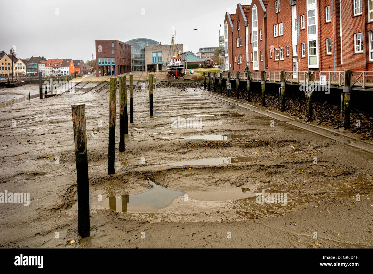 Ebbe and flow hi-res stock photography and images - Alamy