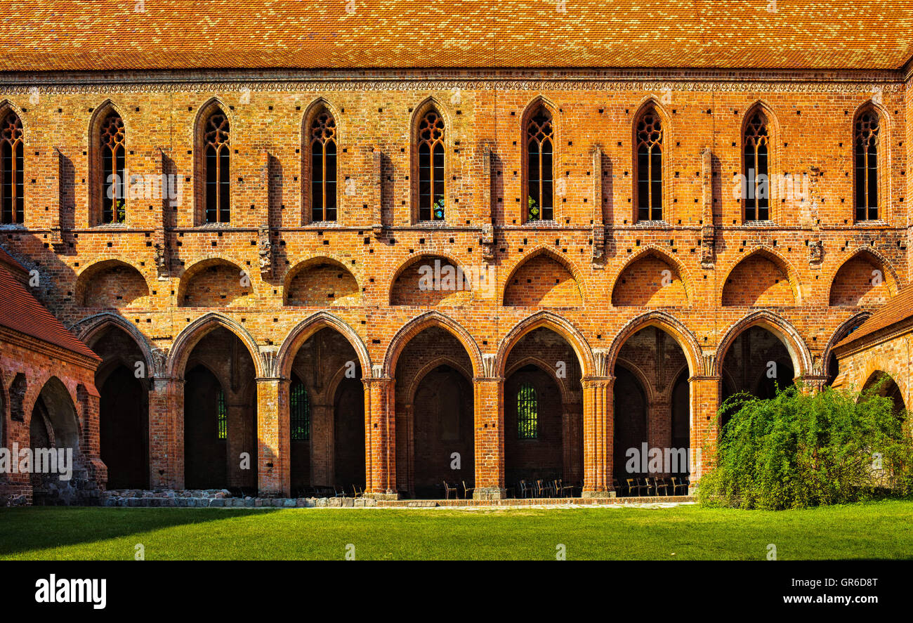 Abbey chorin hi-res stock photography and images - Alamy