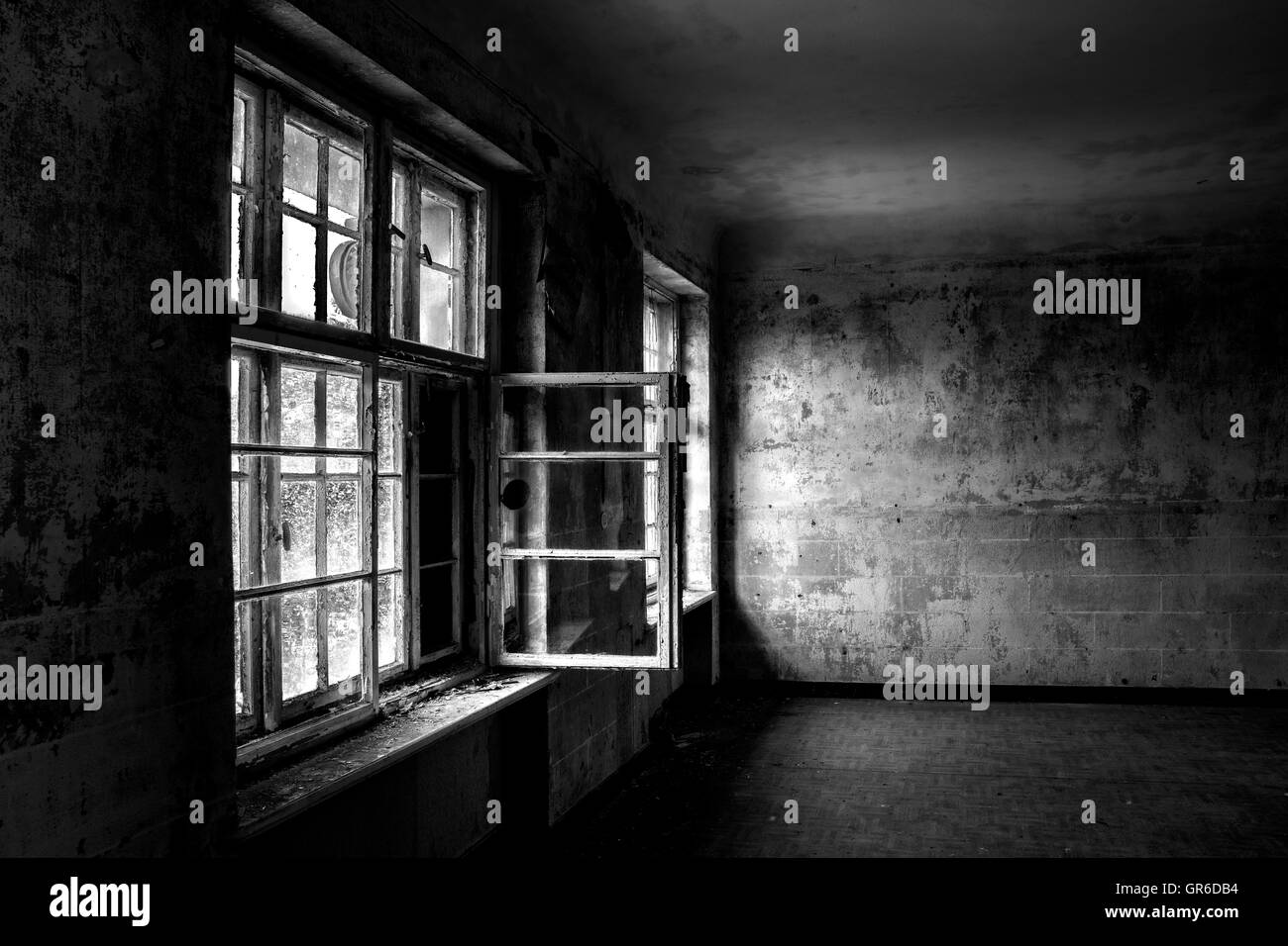 Window In A Ruin Stock Photo - Alamy