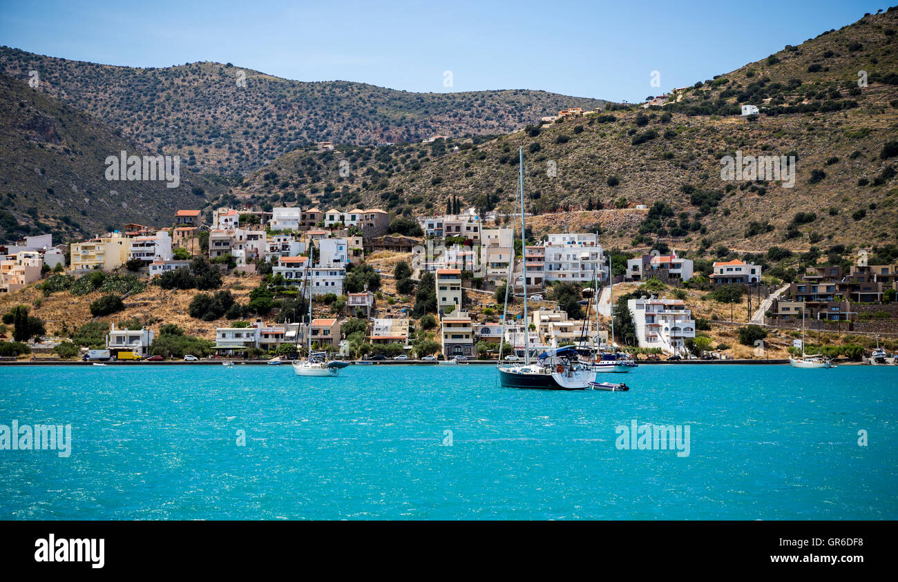 Cottages By The Sea Stock Photo - Alamy