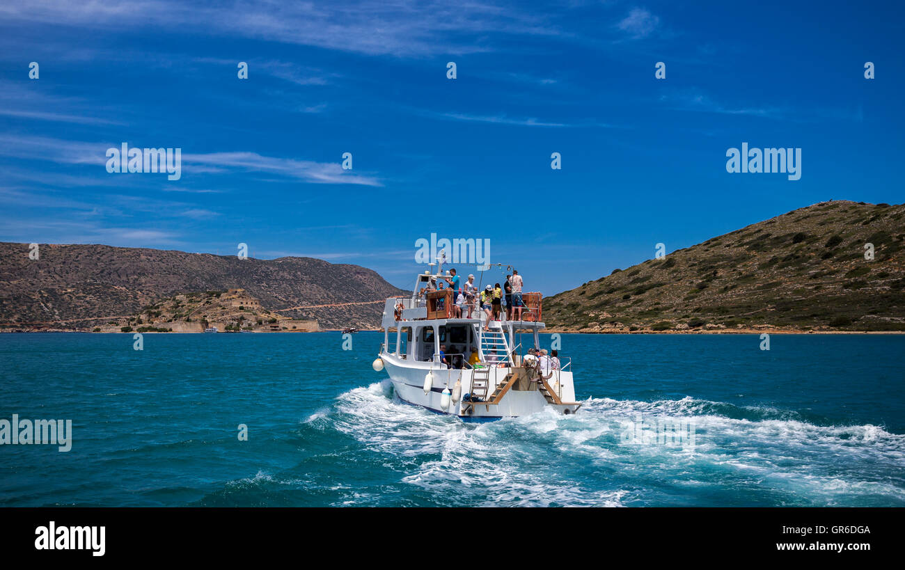 Boat ride tour excursion trip hi-res stock photography and images - Alamy