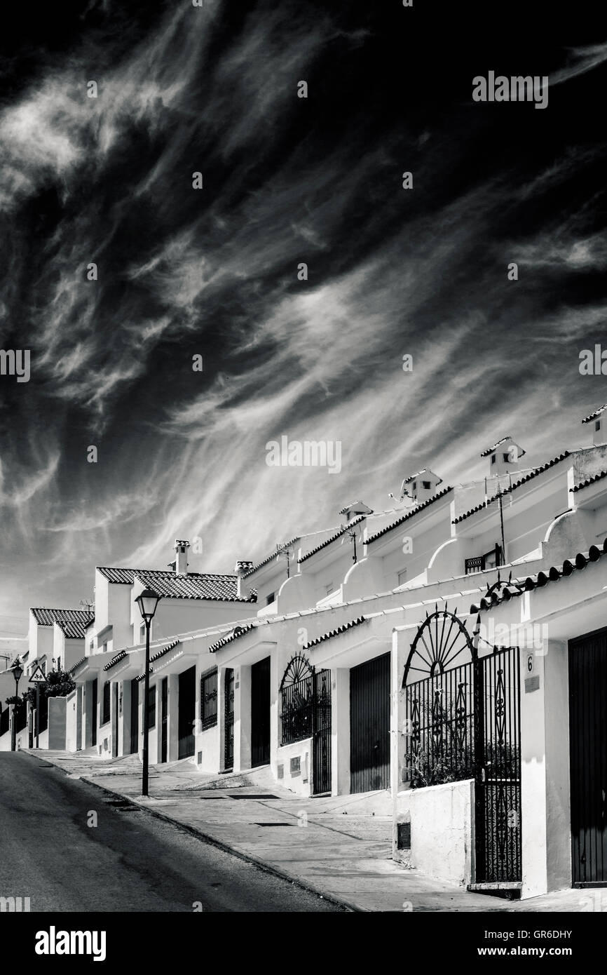 Real estate owned hi-res stock photography and images - Alamy