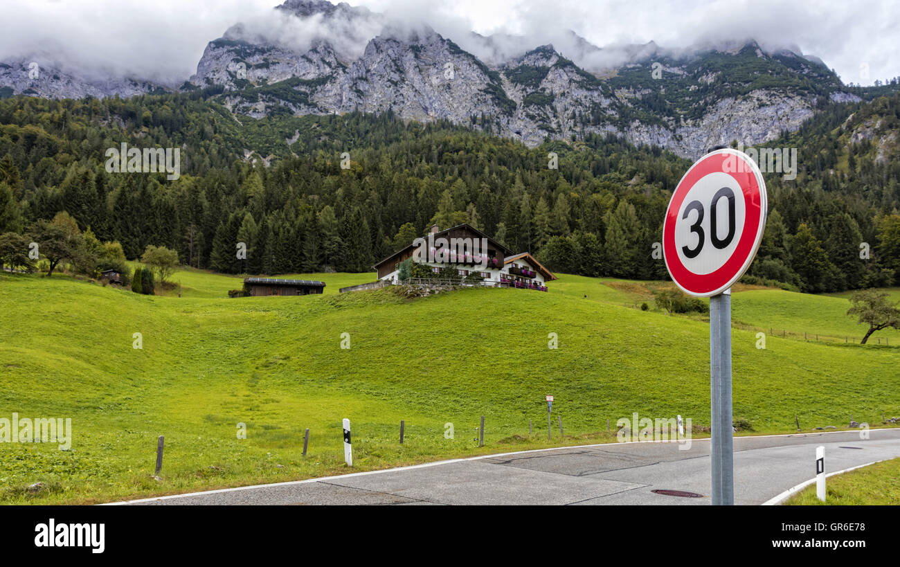 Montane environment hi-res stock photography and images - Alamy
