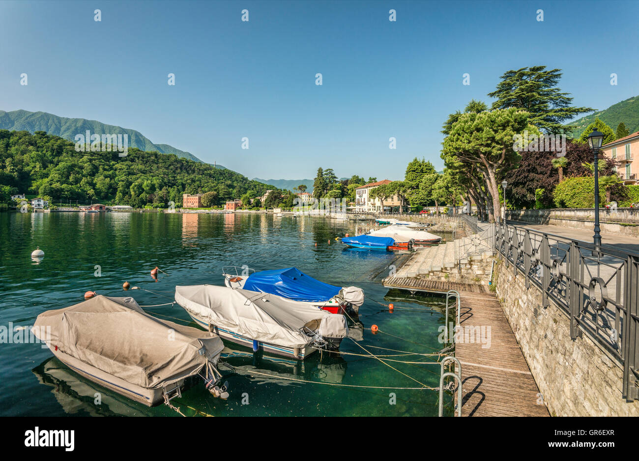 View at the waterfront of Lenno at Lake Como, Lombardy, Italy Stock ...