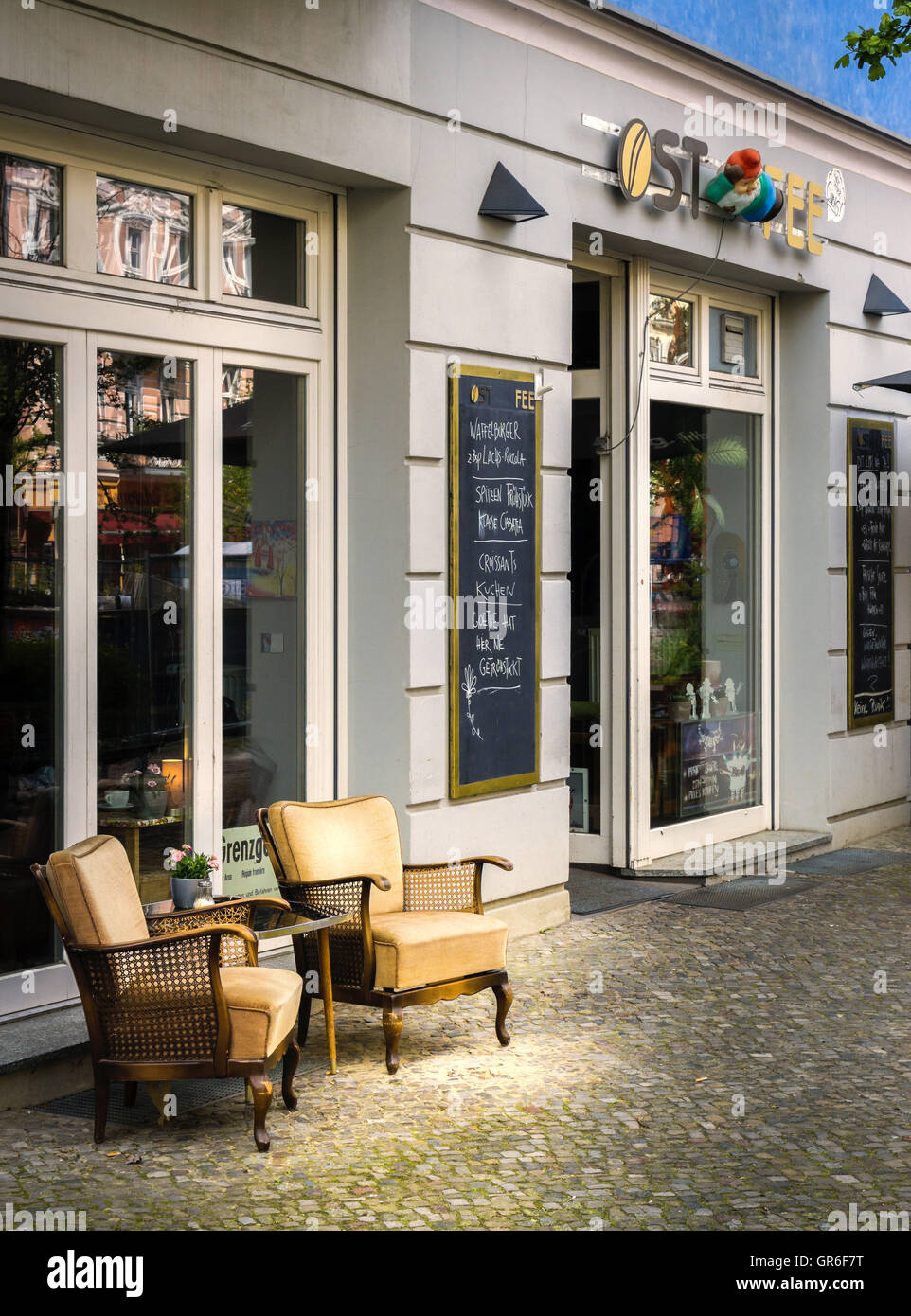 Offered by cafe hi-res stock photography and images - Alamy