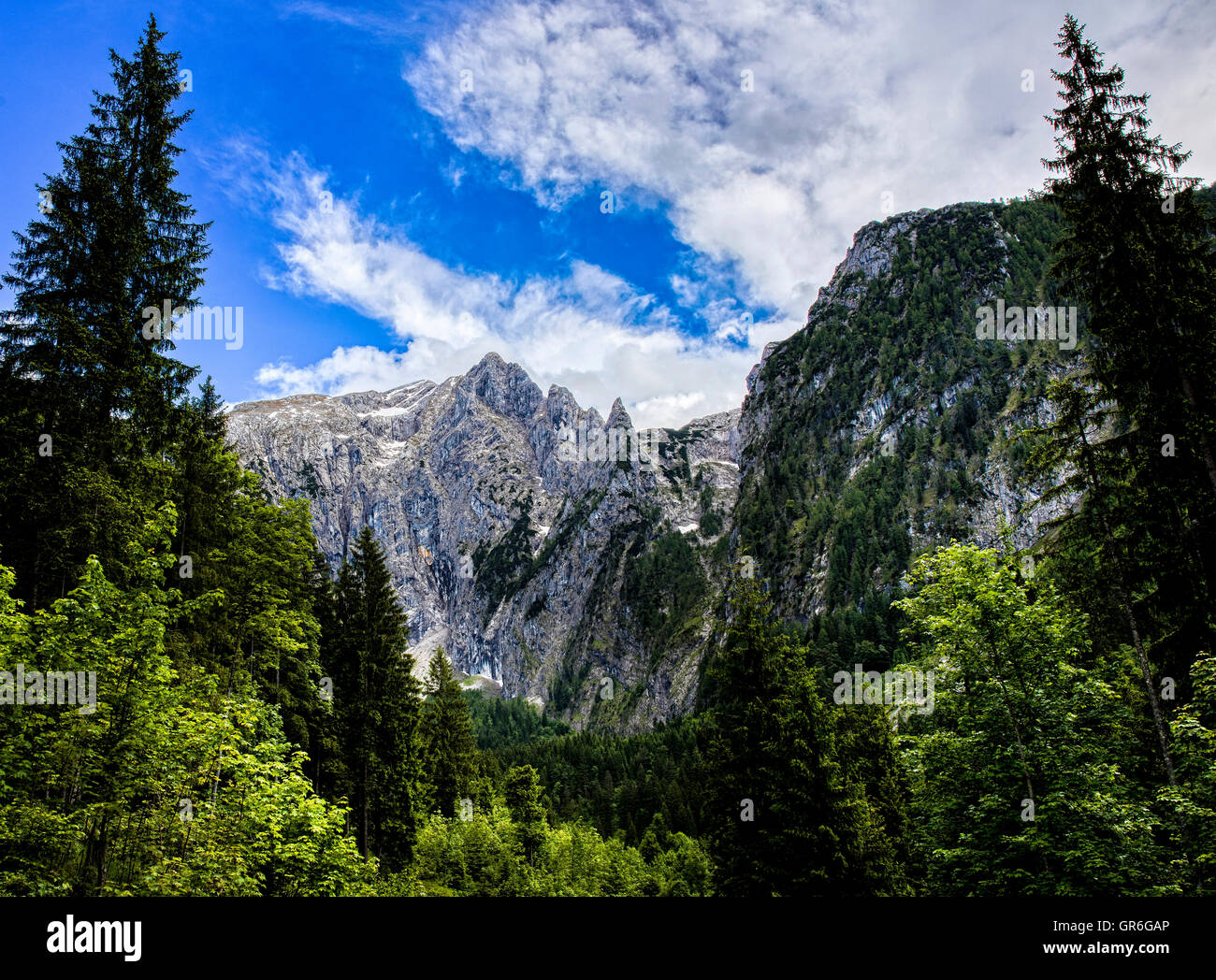 Big mountain hi-res stock photography and images - Alamy