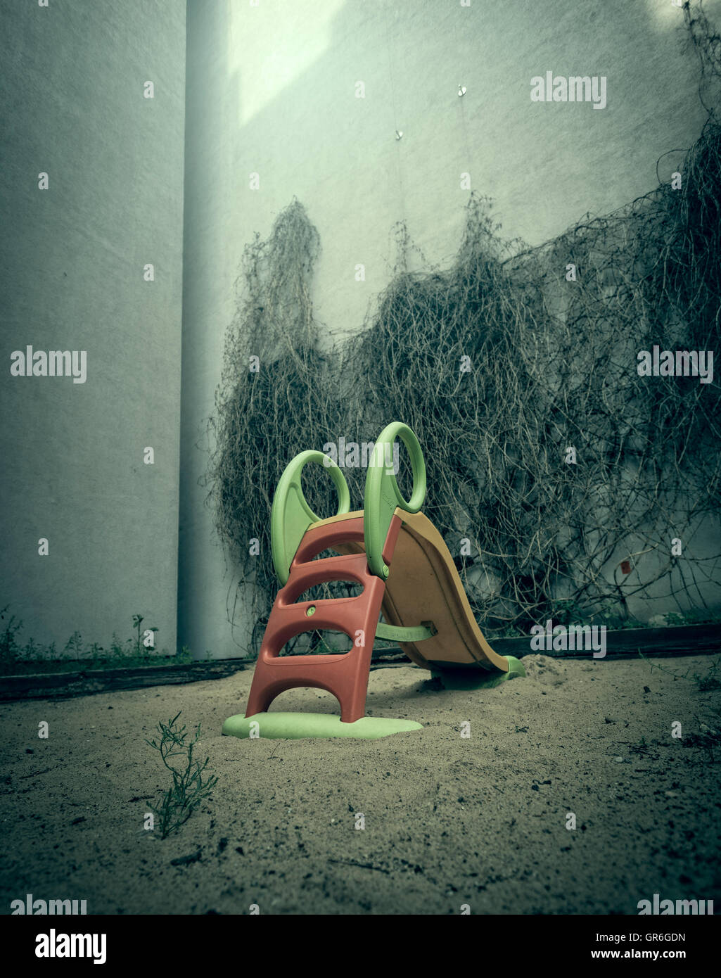 Hostile children hi-res stock photography and images - Alamy