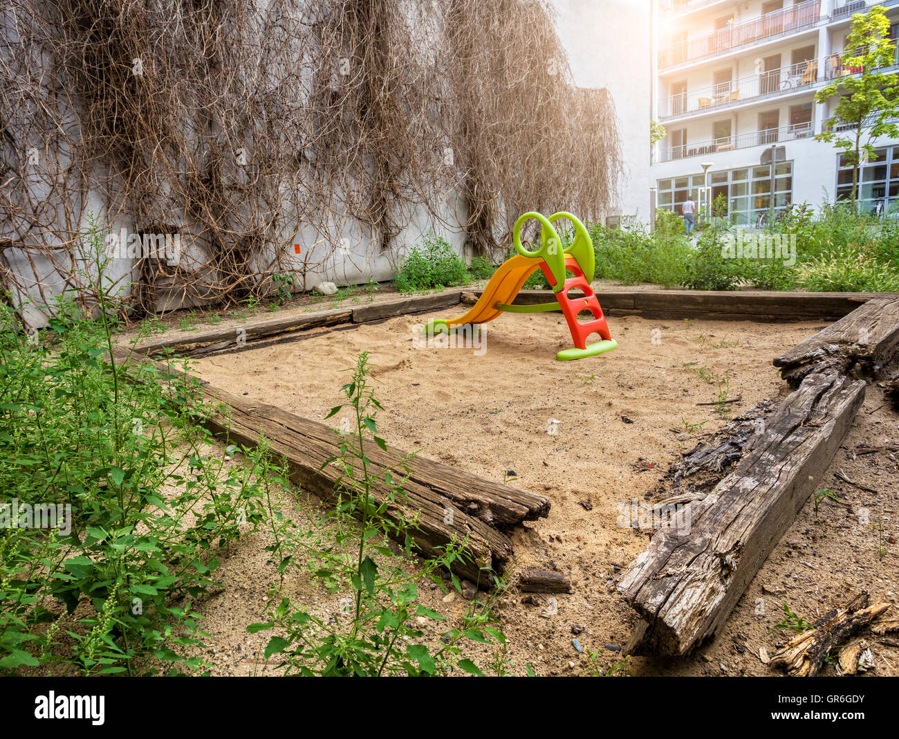 Poverty children sports hi-res stock photography and images - Alamy