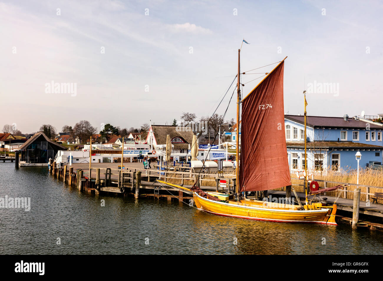 Sailer boats hi-res stock photography and images - Alamy