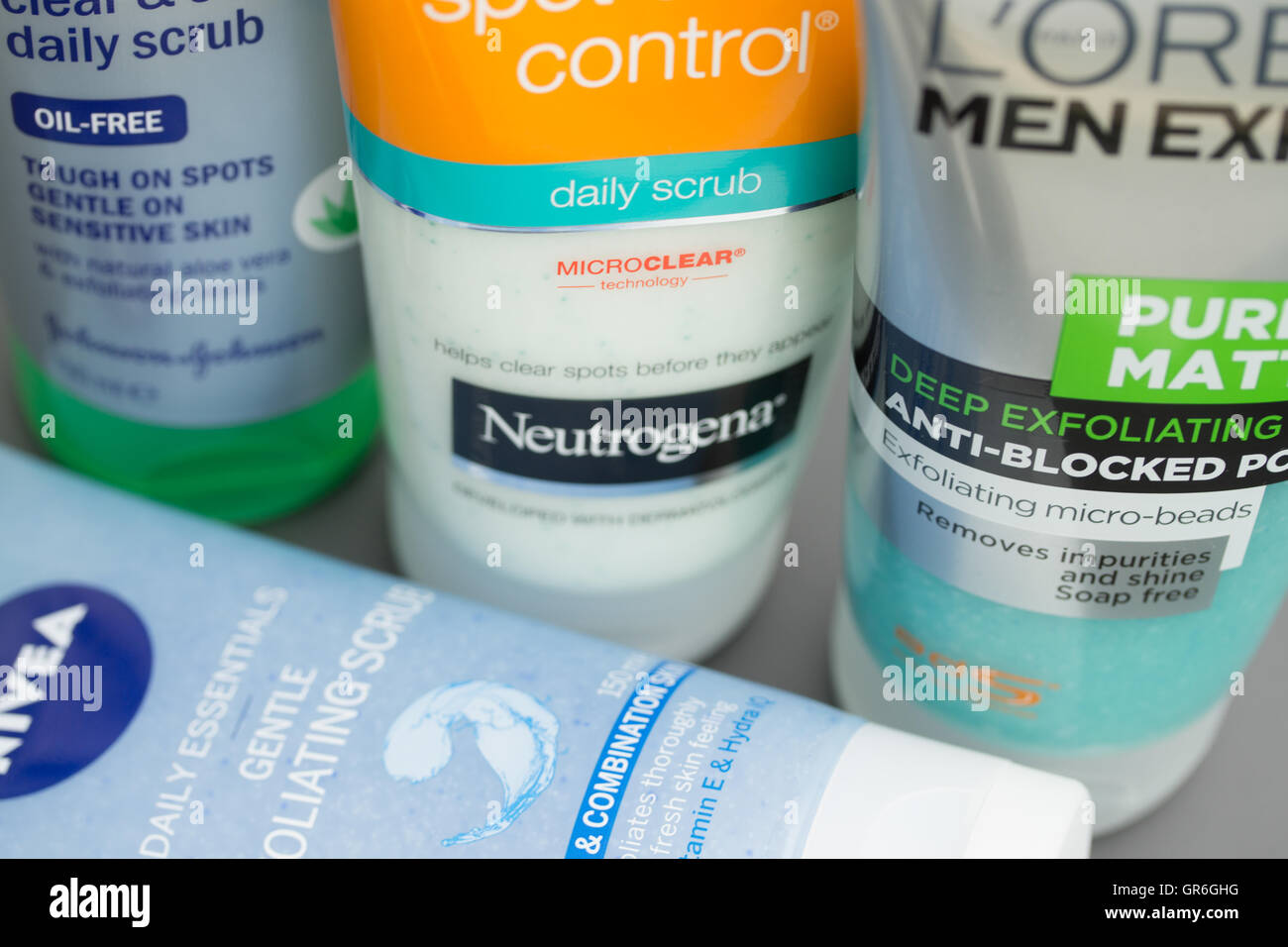 Particles of plastic hi-res stock photography and images - Alamy