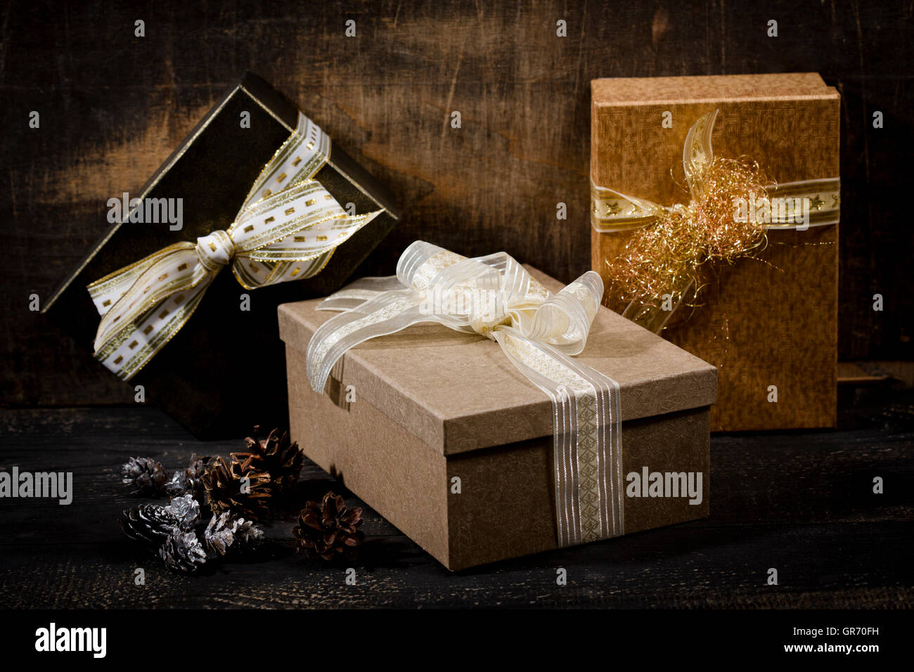 Christmas parcels hi-res stock photography and images - Alamy