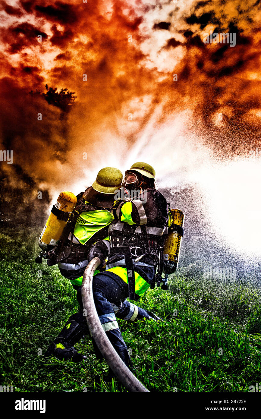 Firefighters family hi-res stock photography and images - Alamy