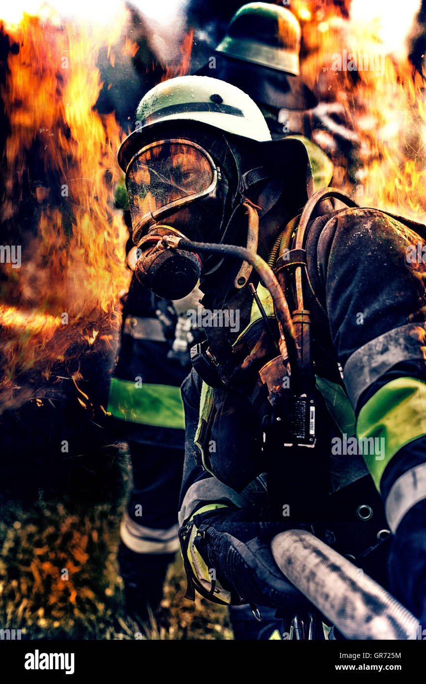 Firefighter oxygen tank hi-res stock photography and images - Alamy