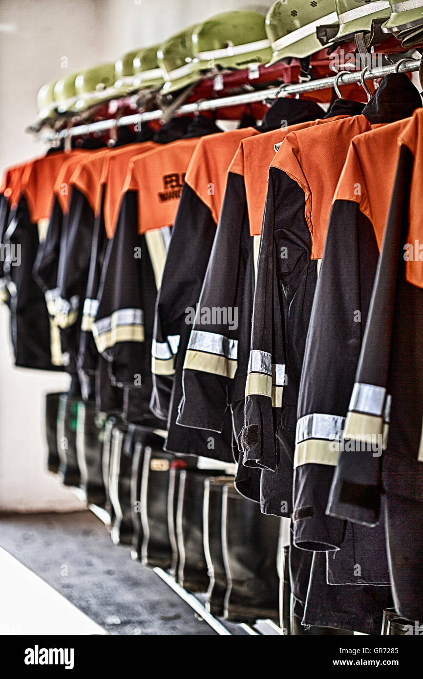 Fire service uniforms hi-res stock photography and images - Alamy