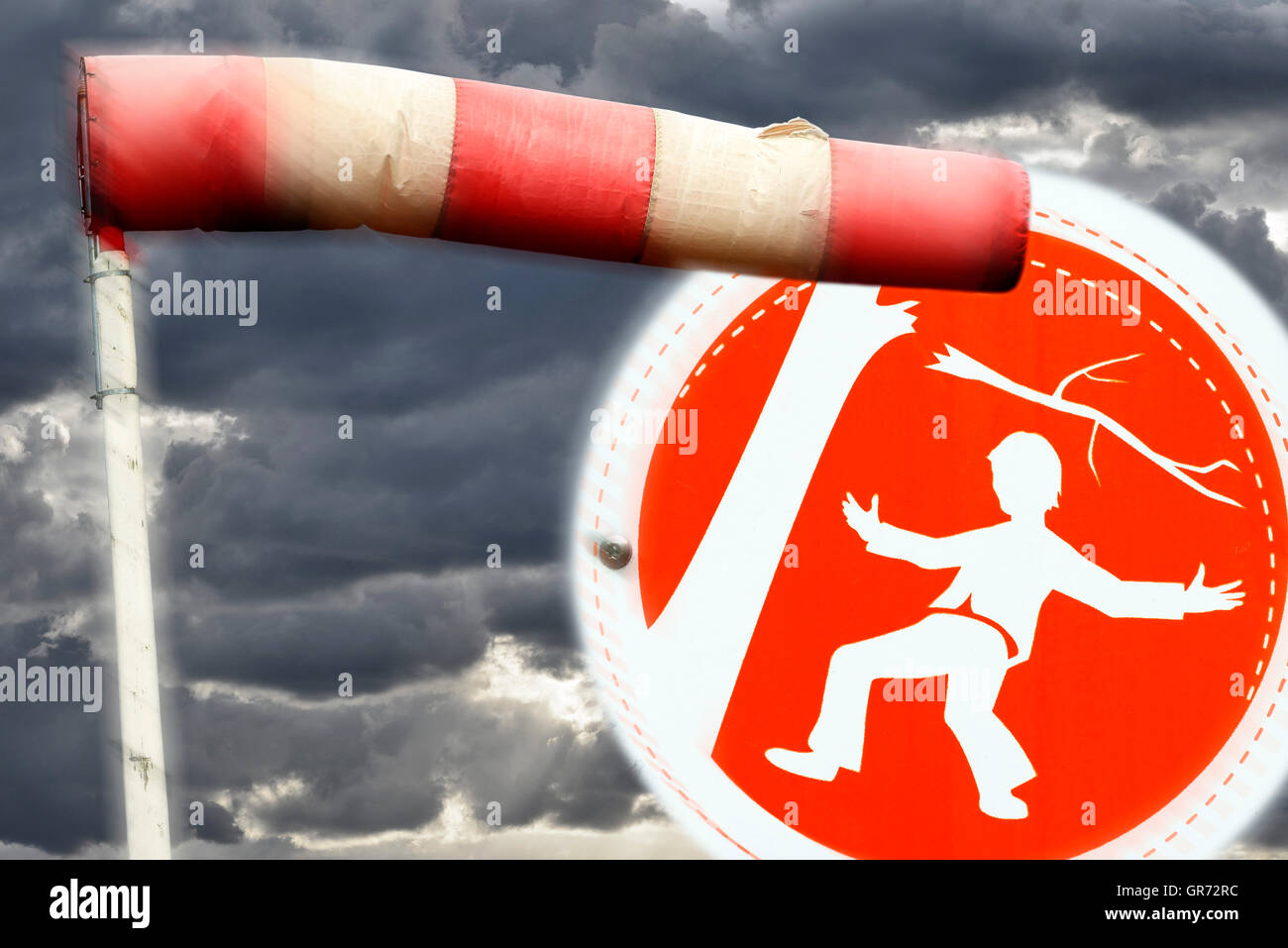 Hurricane warning sign hi-res stock photography and images - Alamy