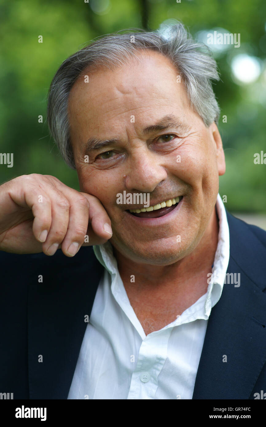 Fashionable old man hi-res stock photography and images - Alamy