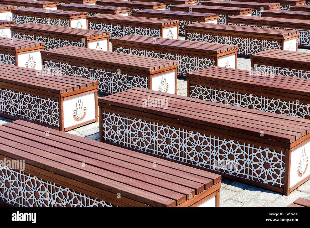 Public Benches in Sultanahmet Square, Istanbul, Turkey Stock Photo - Alamy