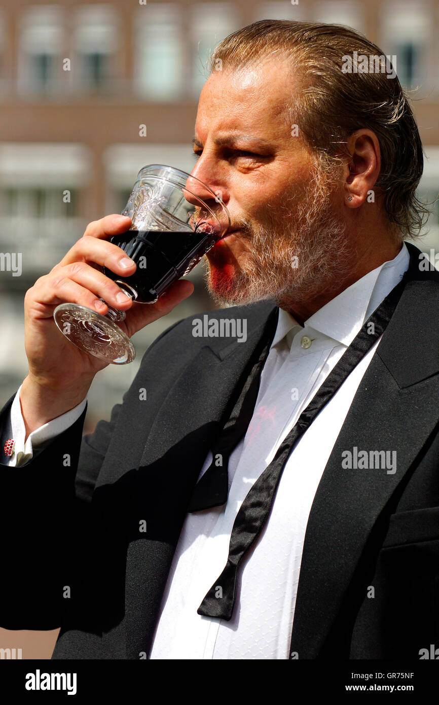 Smoking beverages hi-res stock photography and images - Alamy