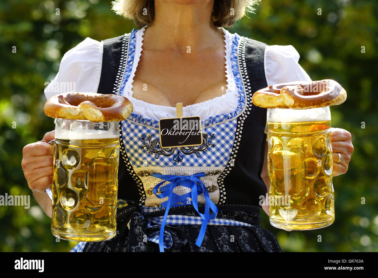 German waitress hi-res stock photography and images - Alamy
