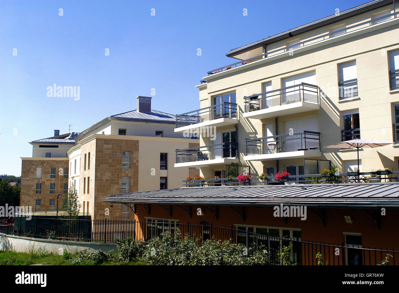 New building newly completed Stock Photo - Alamy
