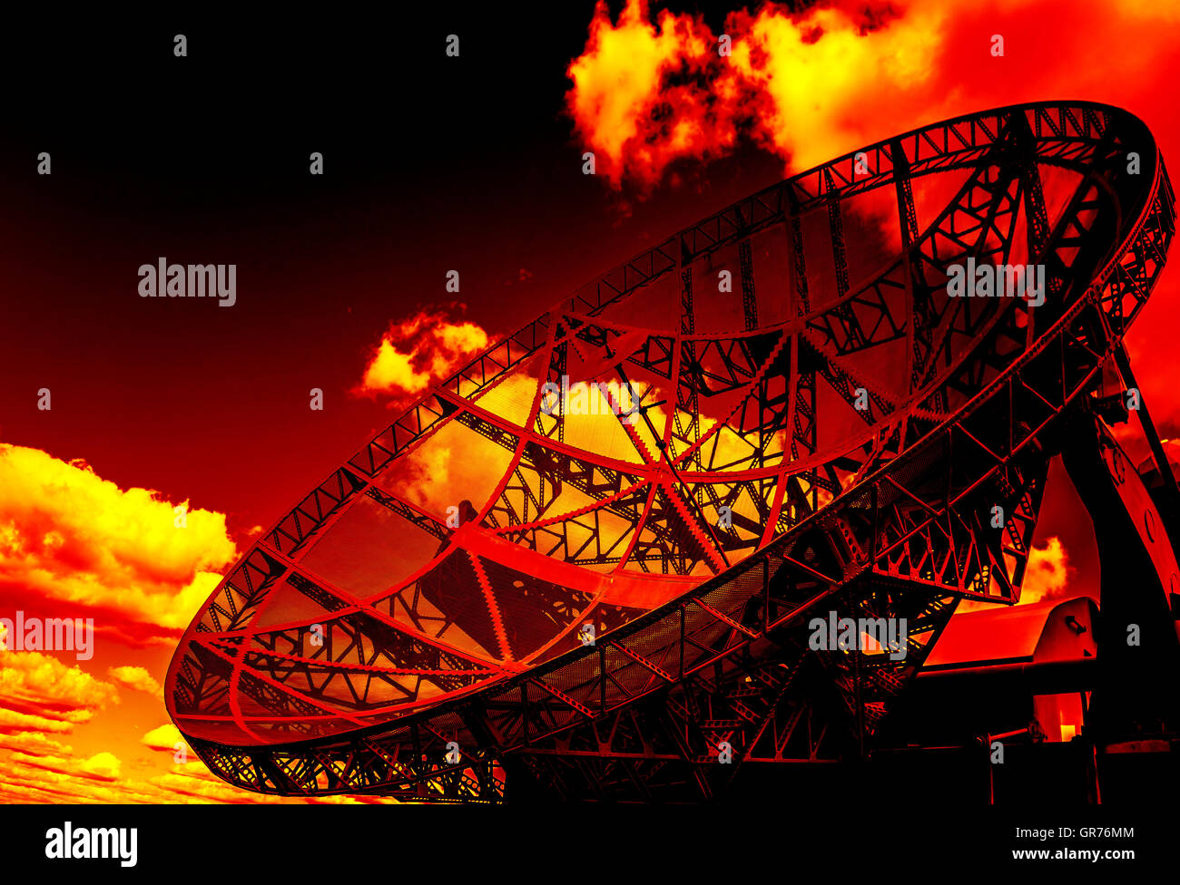 Old radar hi-res stock photography and images - Alamy