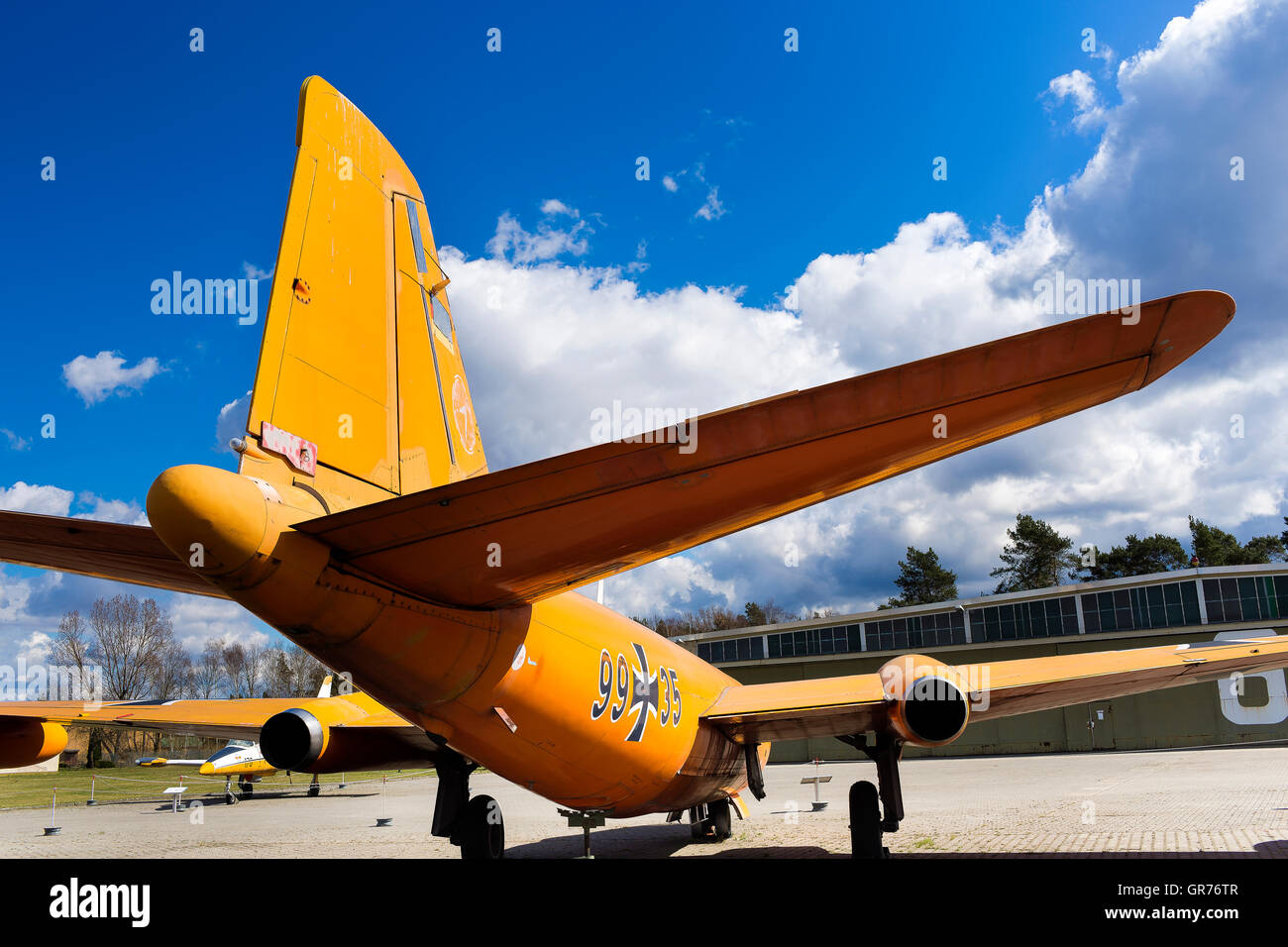 Retired airplanes hi-res stock photography and images - Alamy