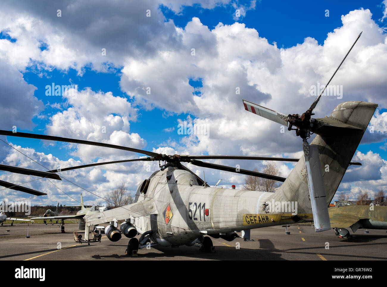 Operational helicopter hi-res stock photography and images - Alamy