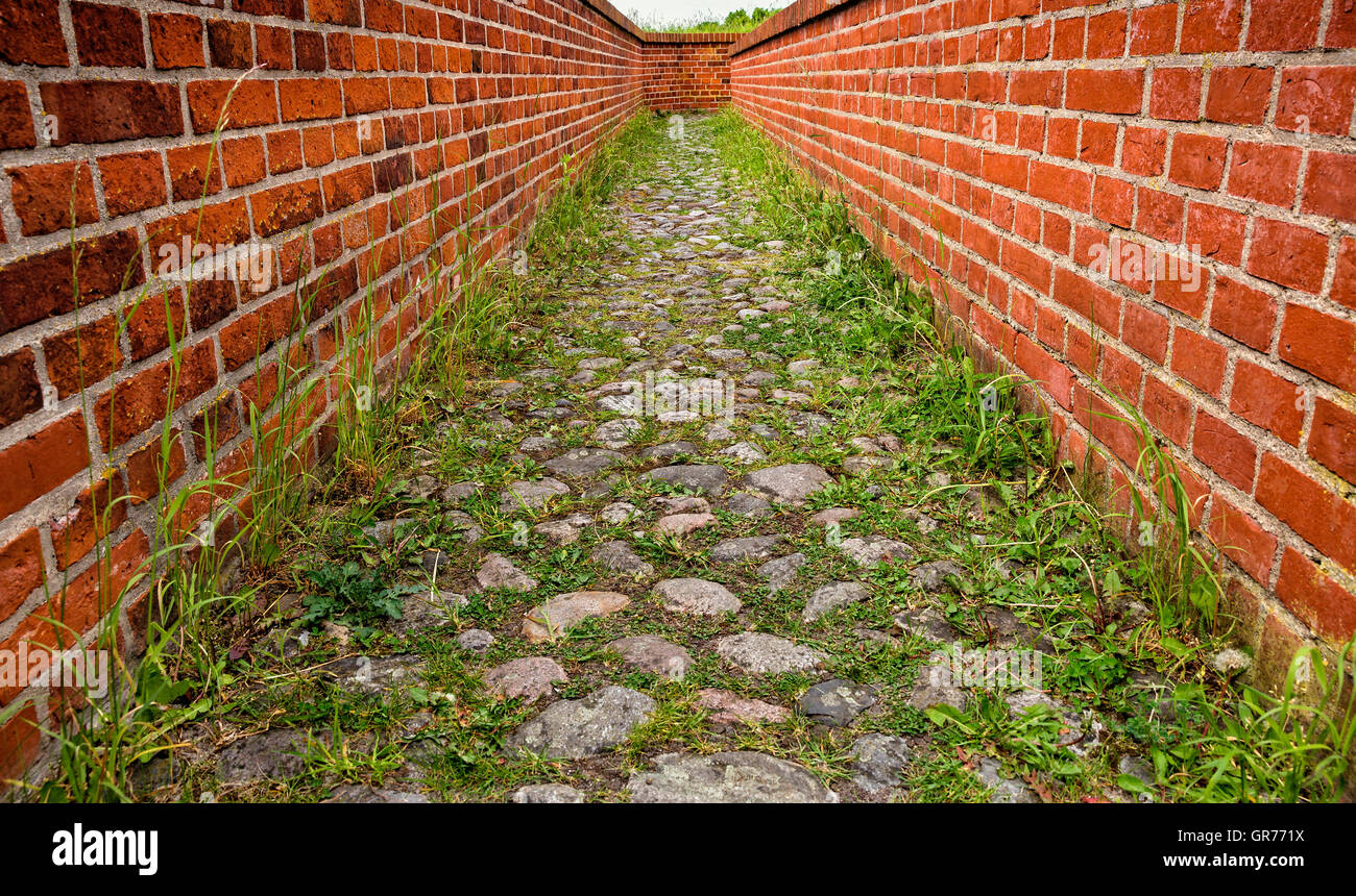 Immured hi-res stock photography and images - Alamy