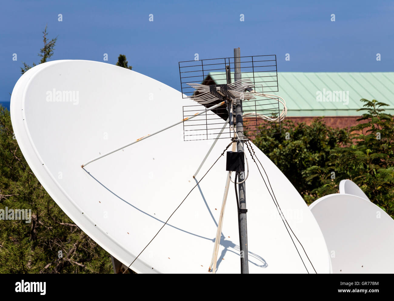 Listening dish hi-res stock photography and images - Alamy