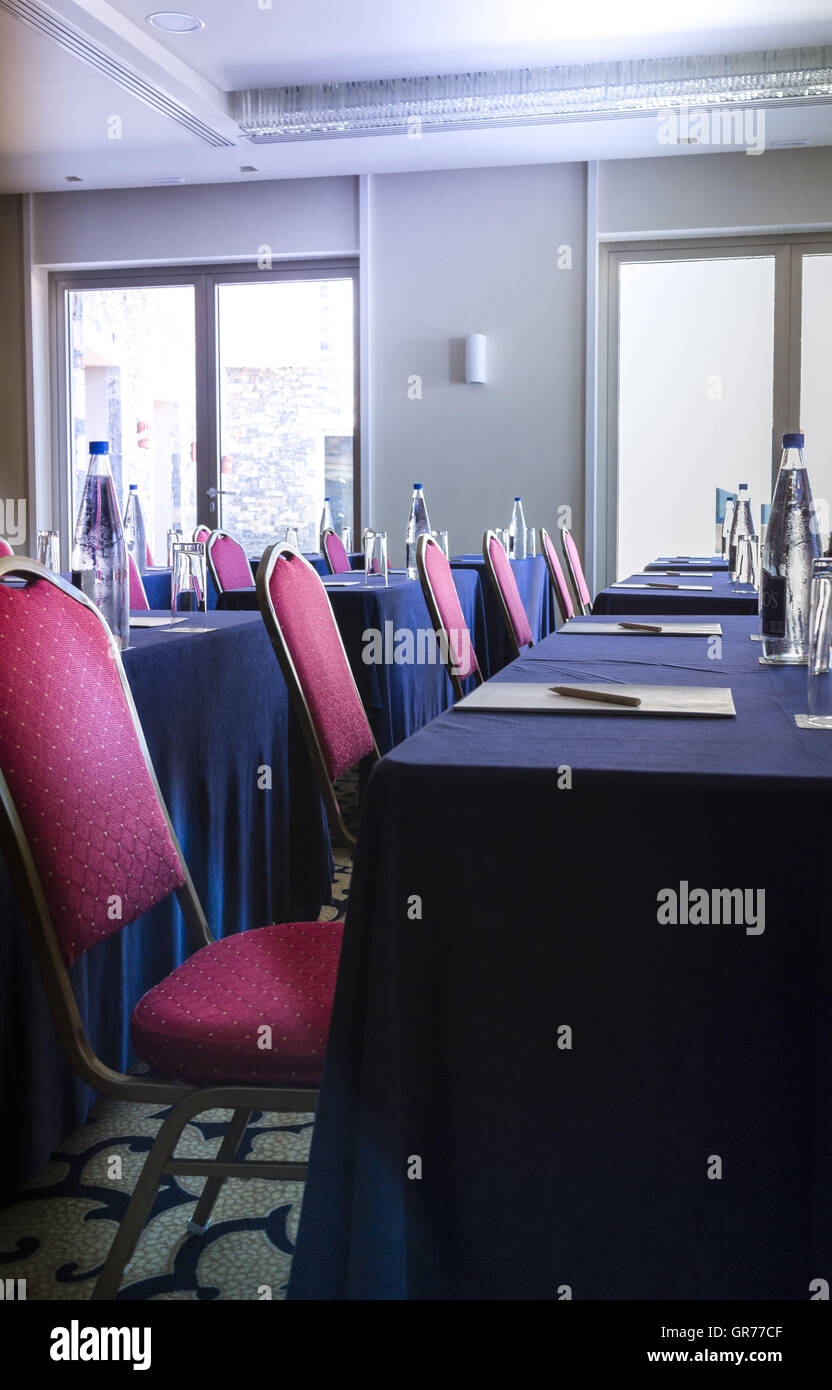 Department of conversation hi-res stock photography and images - Alamy