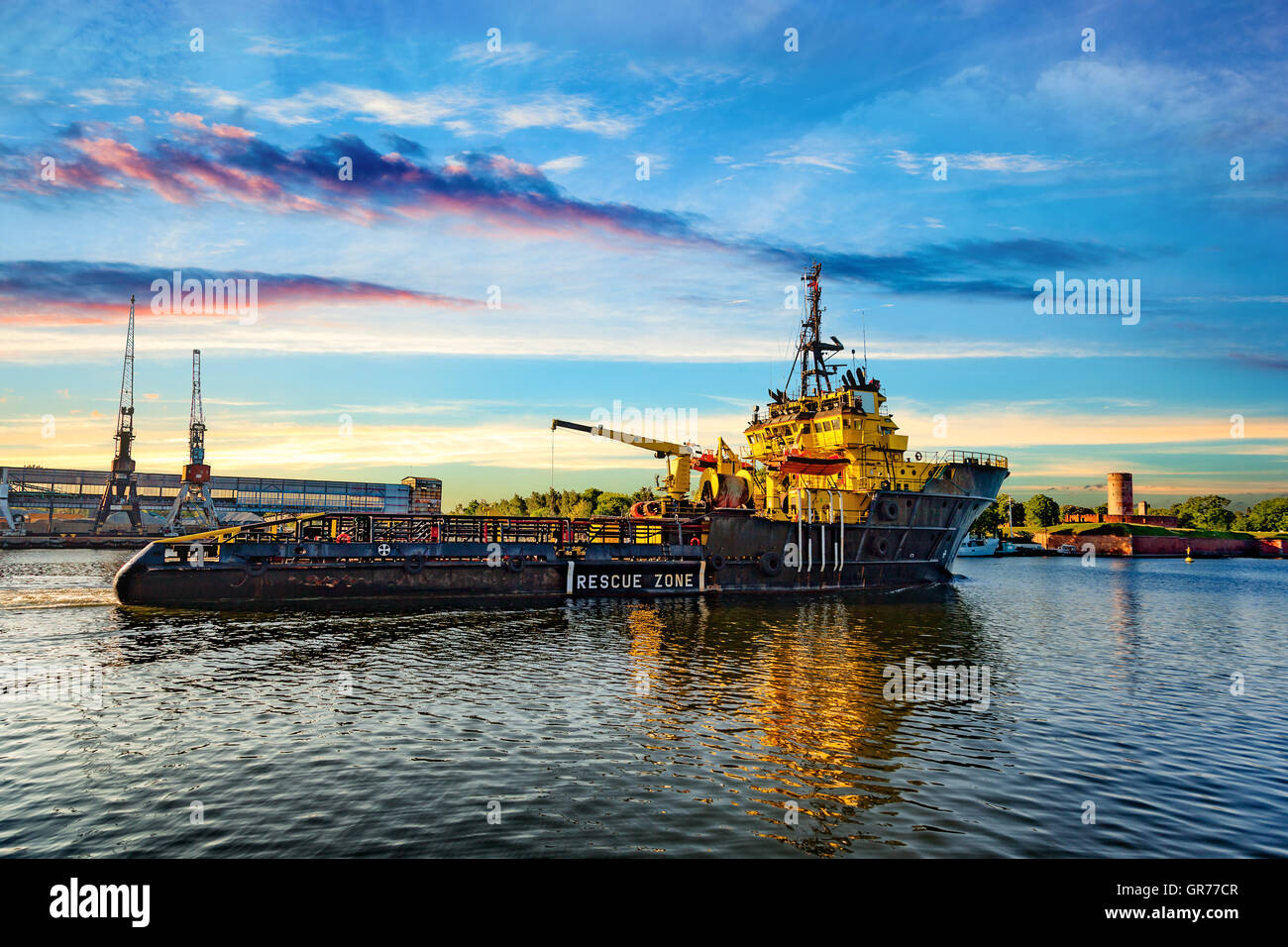 Harbor tug boat hi-res stock photography and images - Alamy