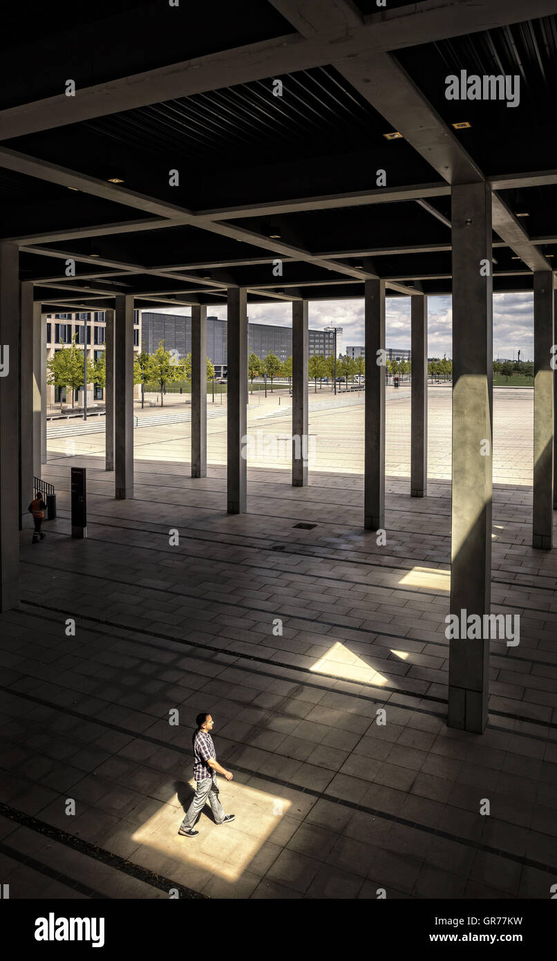 Spatial dimensions hi-res stock photography and images - Alamy