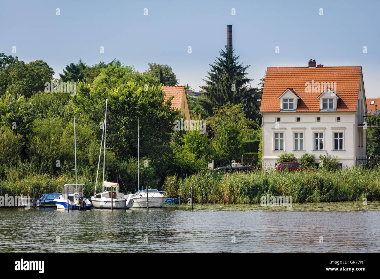 Living At The Lake Stock Photo - Alamy