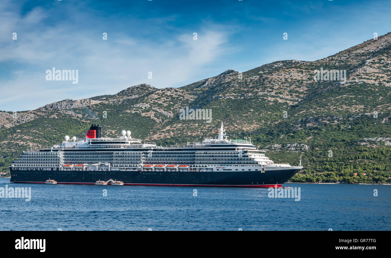 Cruiser on the sea Stock Photo - Alamy