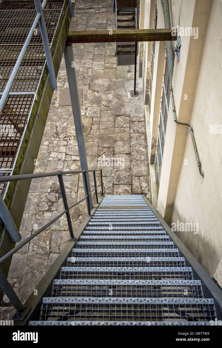 Fire stairs hi-res stock photography and images - Alamy