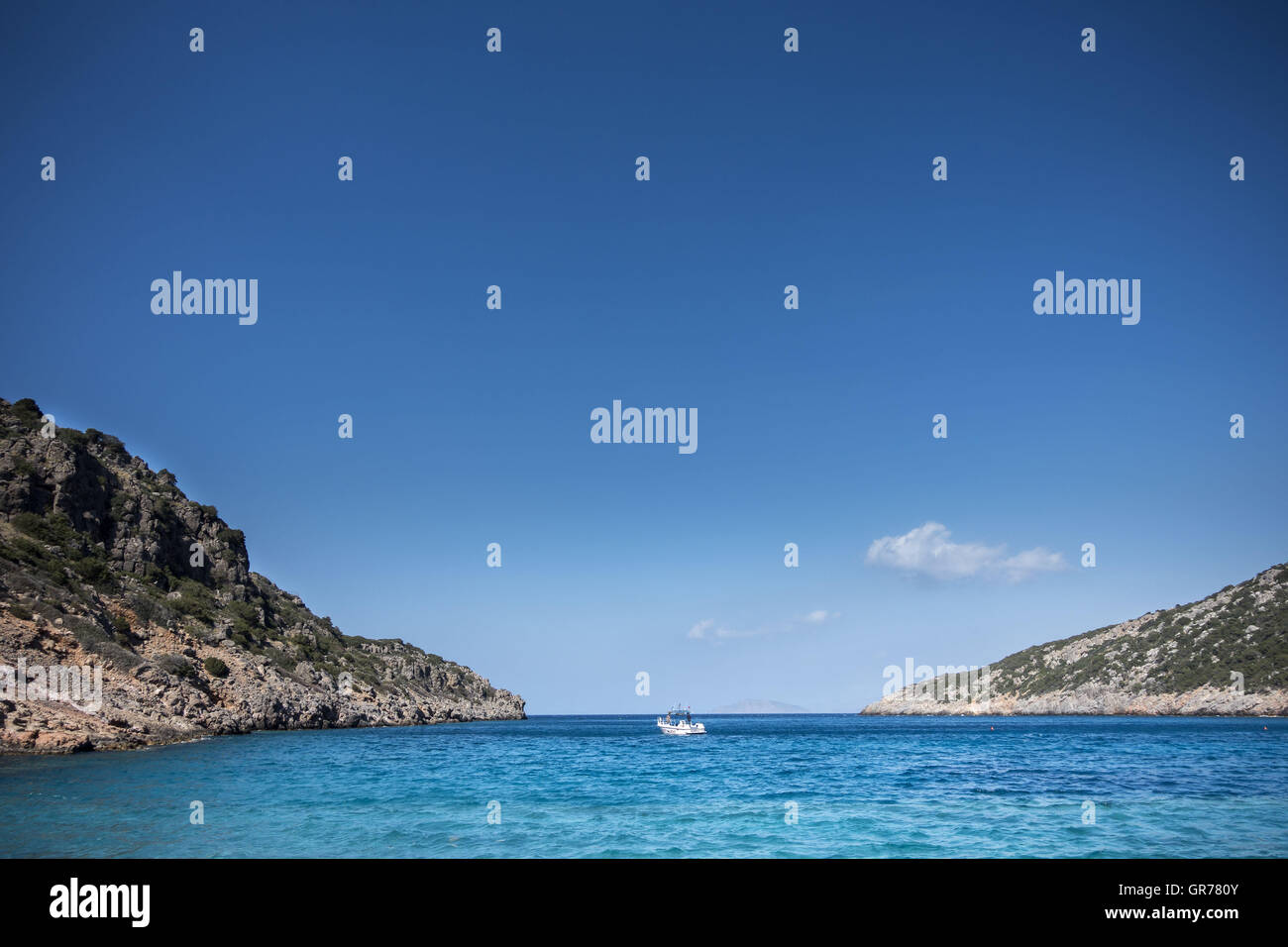 Deep cove landscapes hi-res stock photography and images - Alamy