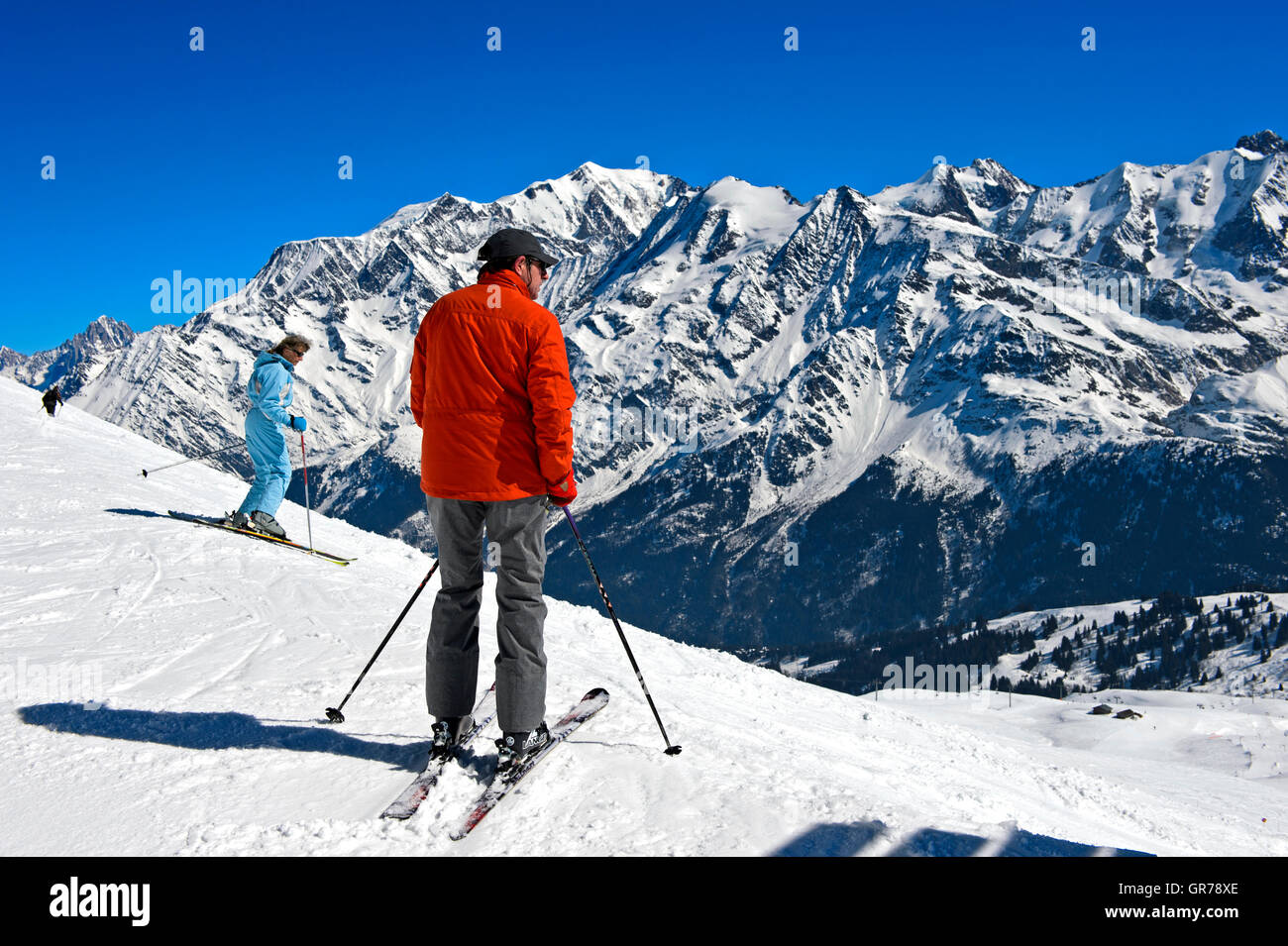 Les contamines france ski resort hi-res stock photography and images ...