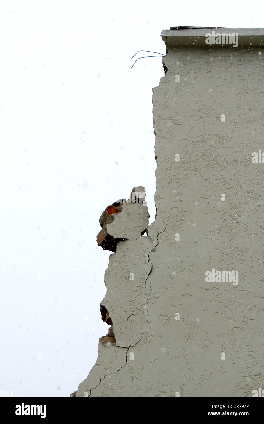 Fragile wall hi-res stock photography and images - Alamy