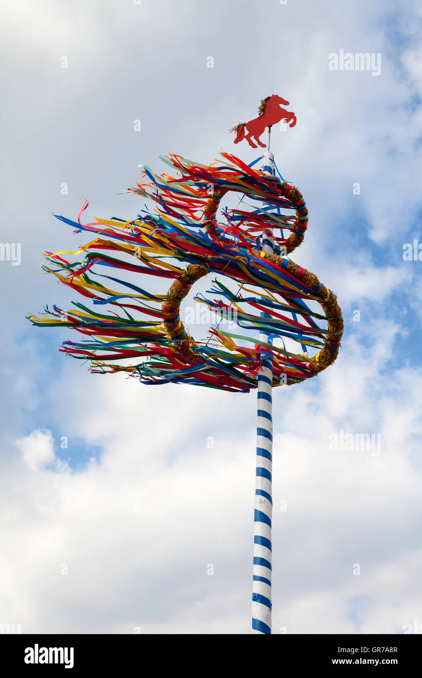 German maypole hi-res stock photography and images - Alamy